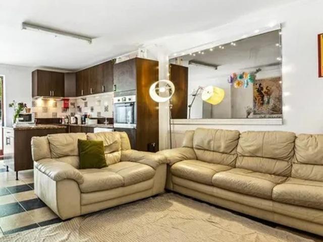 11 Campsfield Road, London, N8 7AL, United Kingdom | 4 bed townhouse for rent #138312812 | Rentberry