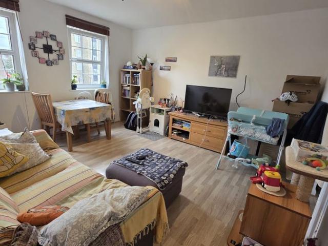 11 Canton Street, London E14, 1 bed flat to rent, £1,900 pcm | PrimeLocation