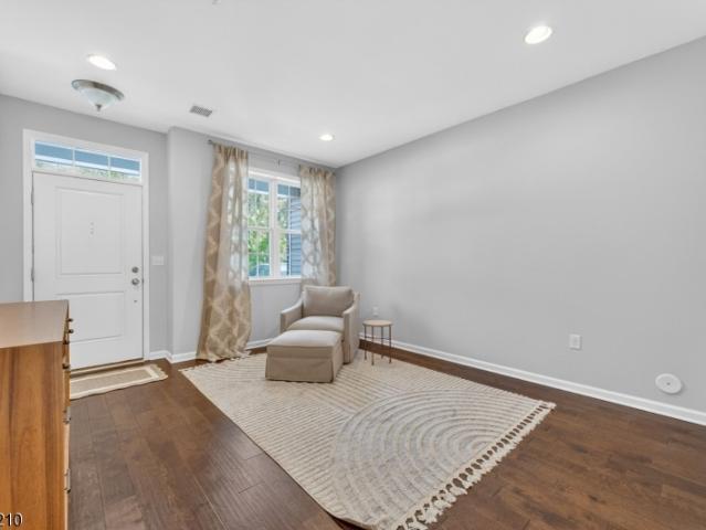 11 Cannon Dr