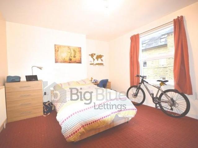 11 Cardigan Road, Headingley, Leeds LS6 8 bed semi detached house to rent £4,160 pcm £960 pw