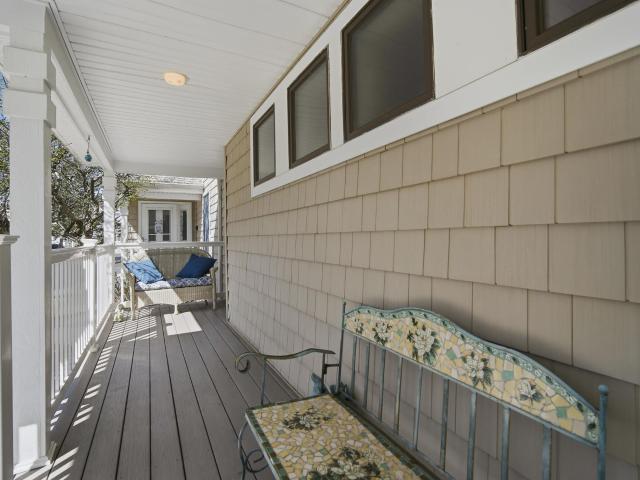 11 Catalina Dr