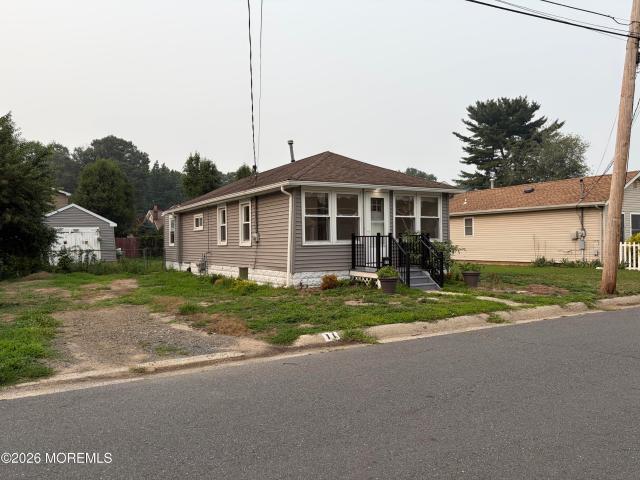 11 Cedar Avenue