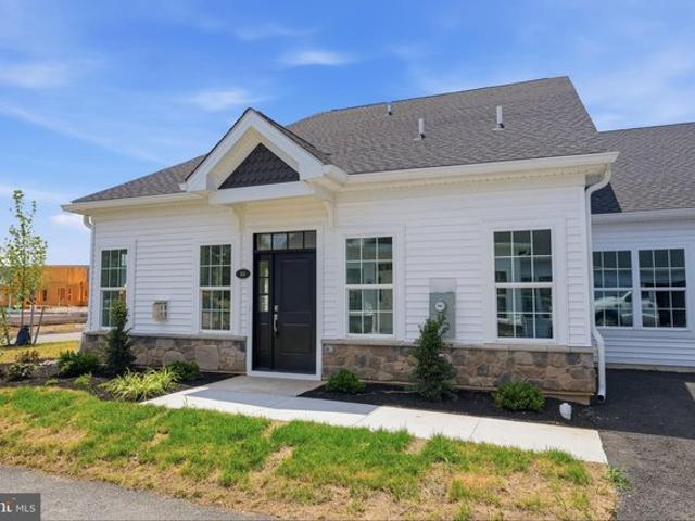 11 Cedar Cir Unit 6, Levittown, PA 19055
