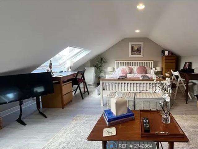 11 Cedars Road, London, SM4 5AB, United Kingdom | Room for rent #167226394 | Rentberry