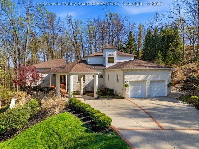 11 Chatwood Rd, Charleston, WV 25304