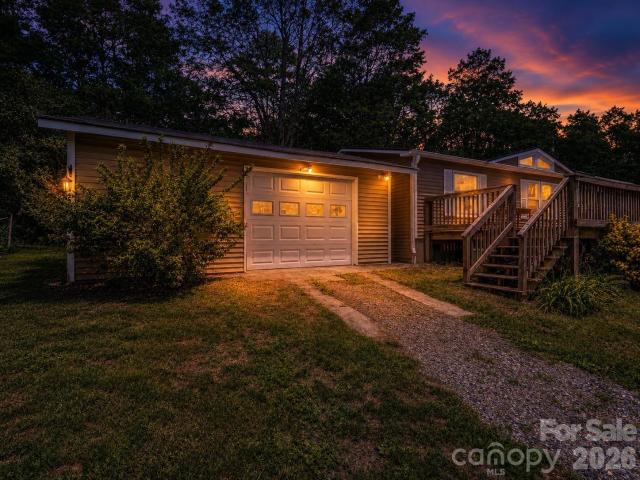 11 Charlie Hill Memorial Drive