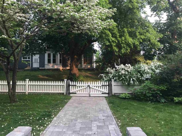 11 Chestnut Street