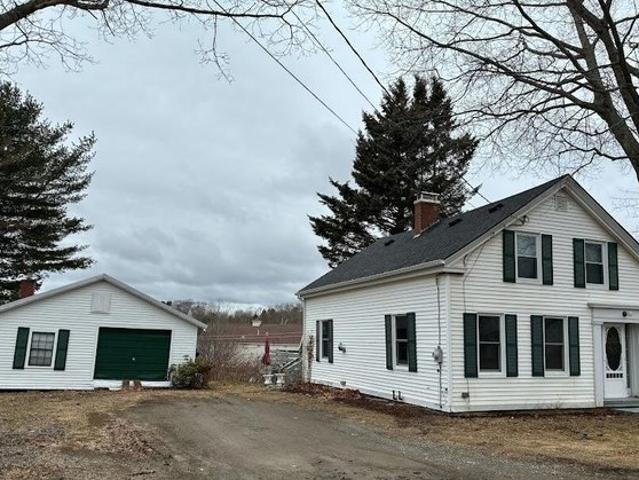 11 Church St, Winterport, ME 04496