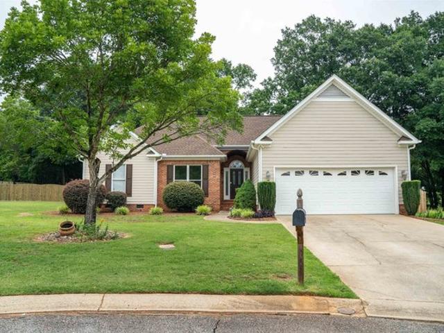 11 Churchfield Ct, Greer, SC 29651