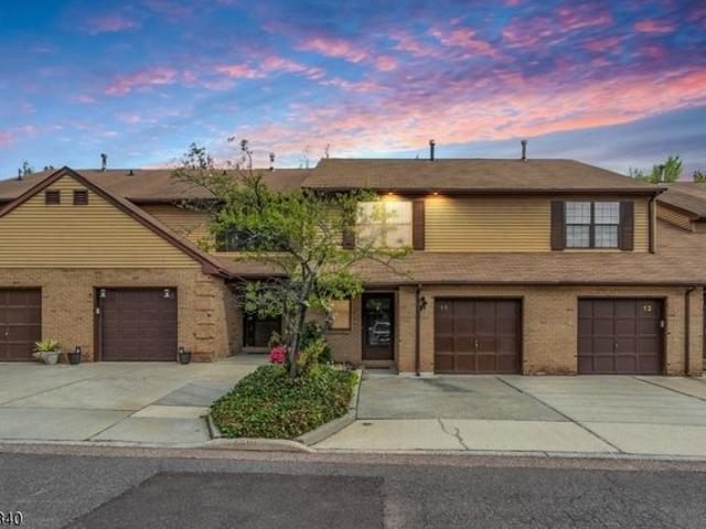 11 Cindy Ct, Lebanon, NJ 08833