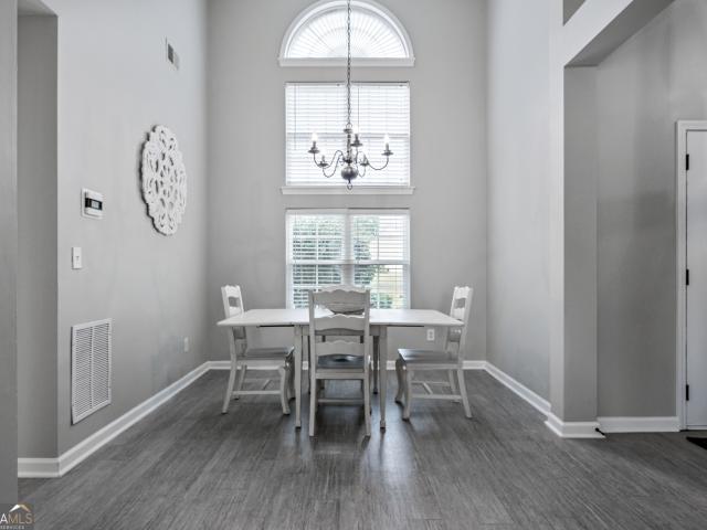 11 Cobblestone Drive NW