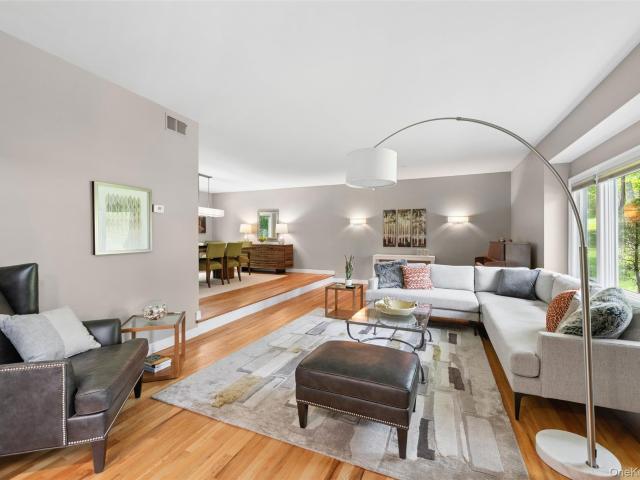 11 Cobbling Rock Drive