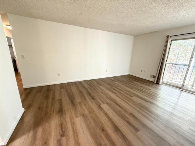 11 Colonial Ct