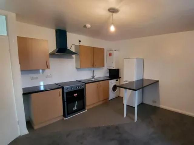 11 Coppice Way, London, E18 2DU, United Kingdom | 3 bed apartment for rent #139403195 | Rentberry