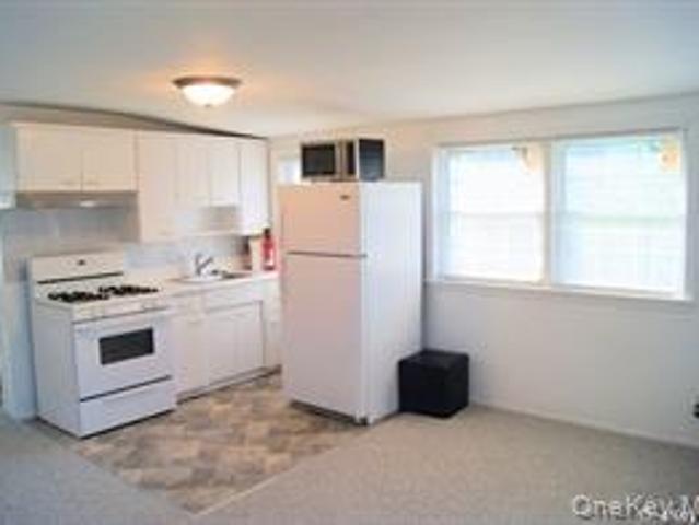 11 Cortelyou Street W