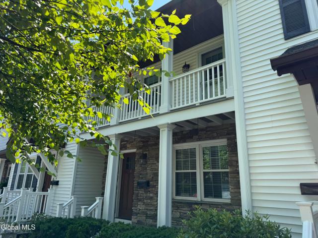 11 Cottage Street # APT 4