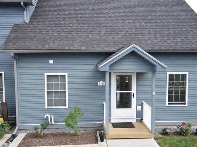11 Country Cmns Unit D, Vergennes, VT 05491