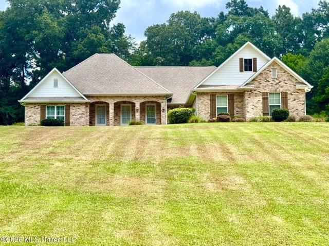 11 Country Squire Rd, Natchez, MS 39120