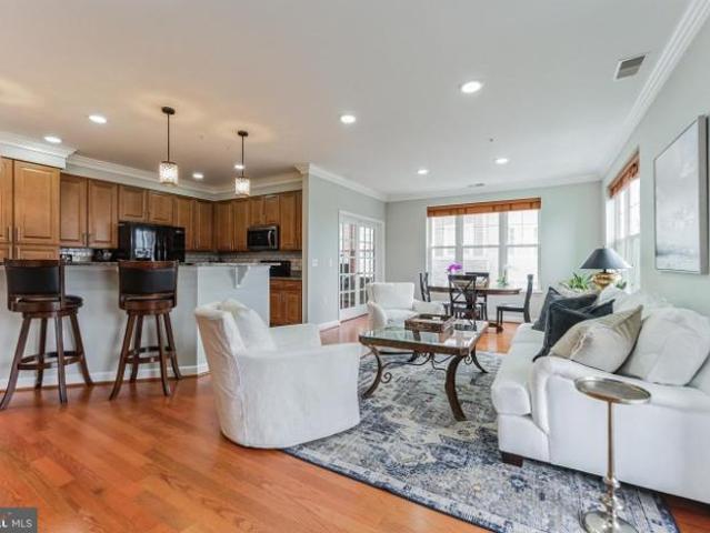 11 Clay Lodge Ln #301, Catonsville, MD 21228