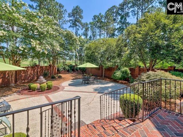 11 Club Ridge Court
