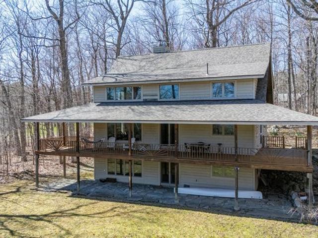 11 Clubhouse Way, Essex, NY 12936
