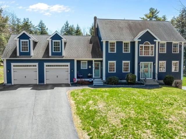 11 Crossridge Dr, Windham, ME 04062