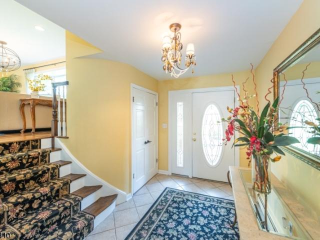 11 Crane Dr