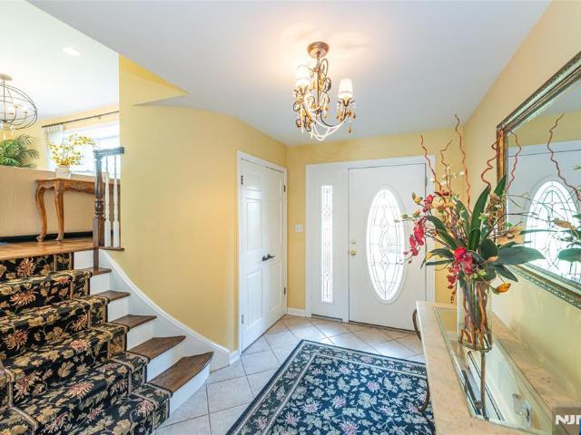 11 Crane Drive