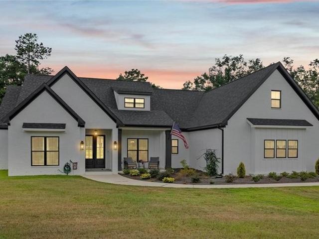 11 Creax Rd, Axis, AL 36505