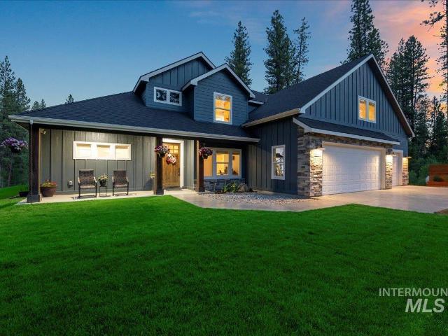 11 Crescent Cir