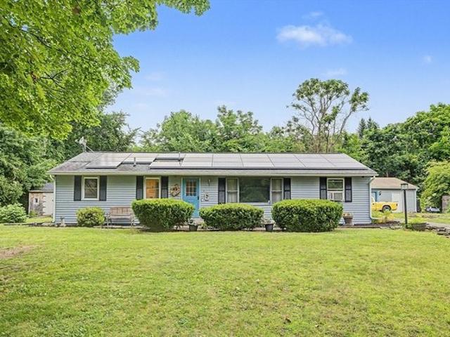 11 Crestview Dr, Hadley, MA 01035