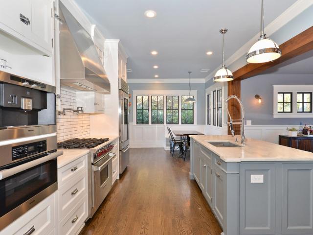 11 Crystal Rd