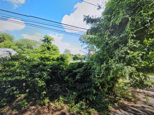 11 Cypress St, Wyandanch, NY 11798