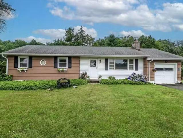 11 DANA RD, DANBURY, CT 06811 Single Family Residence For Sale.