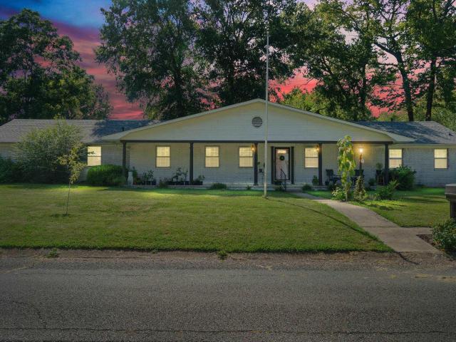 11 Deerwood Dr