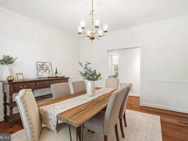 11 Devon Hill Road # B8
