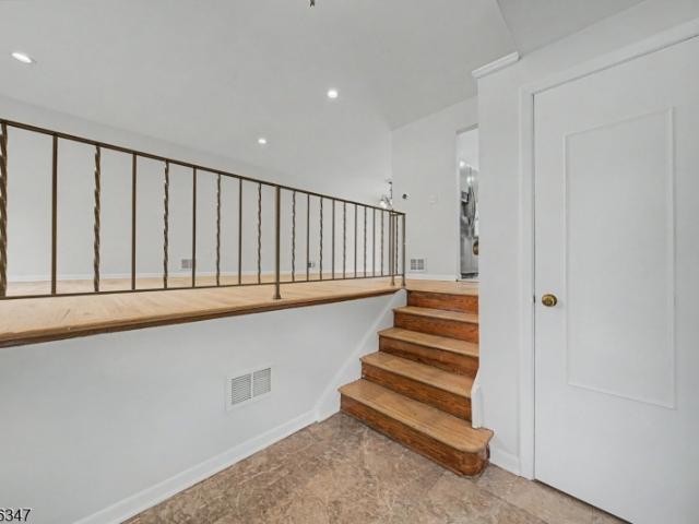 11 Dolly Dr