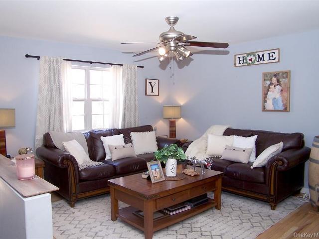 11 Doral Lane