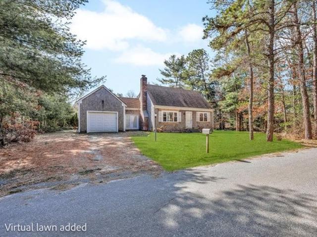 11 Dry Hollow Ln, Mashpee, MA 02649