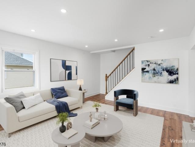 11 Dunkerly St