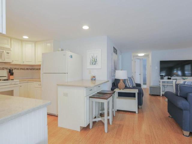 11 E Mercer Avenue # 9
