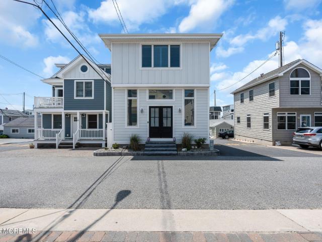 11 E Beach Way