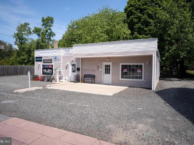 11 E East Main Street