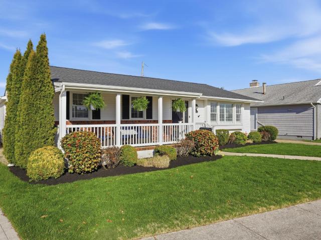 11 E Gilmar Cir