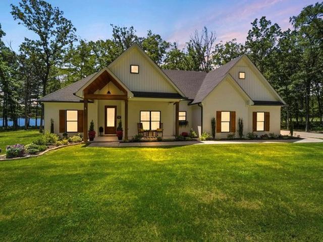 11 E Lucille Ln, Perryville, AR 72126