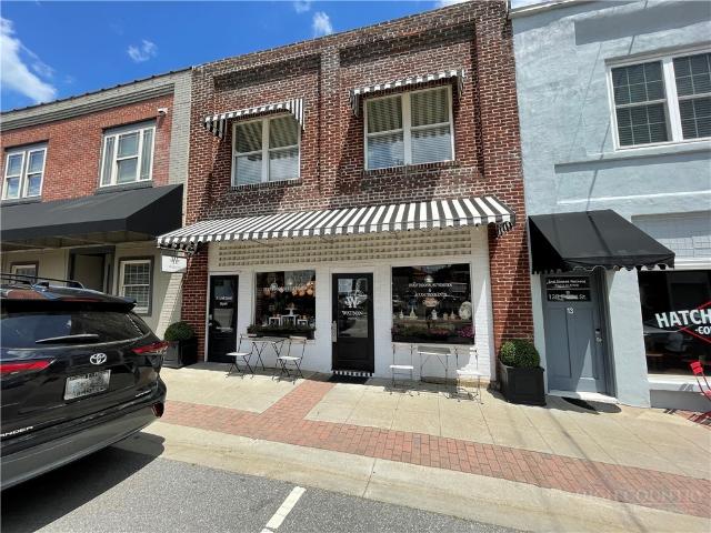 11 E 2nd Street