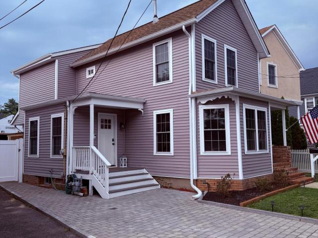 11 E 3rd Street