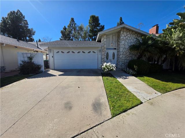 11 Eccelstone Cir, Irvine, CA 92604 | MLS #TR26093 | Compass