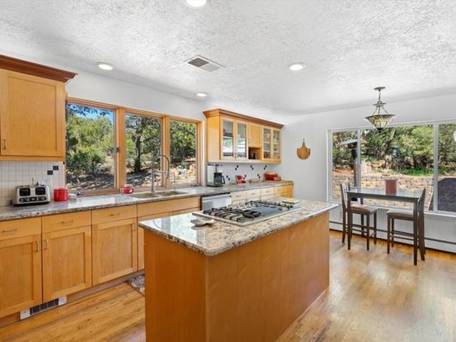 11 Eagle Trl, Tijeras, NM 87059