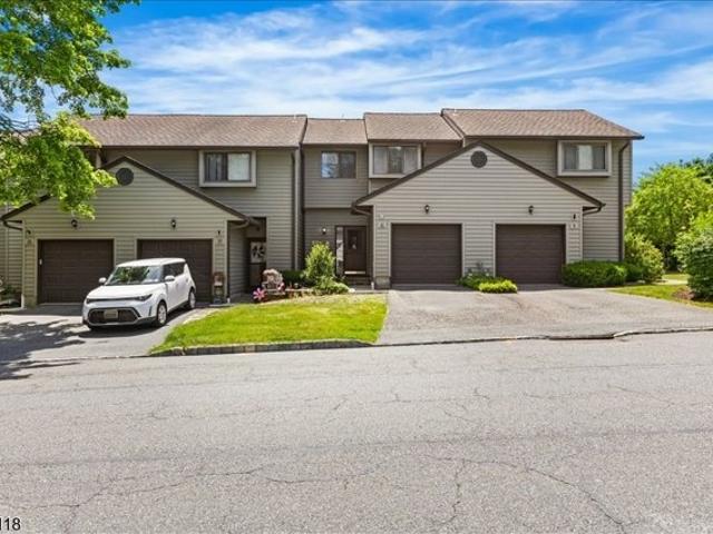 11 Eagle Dr, Hampton, NJ 07860